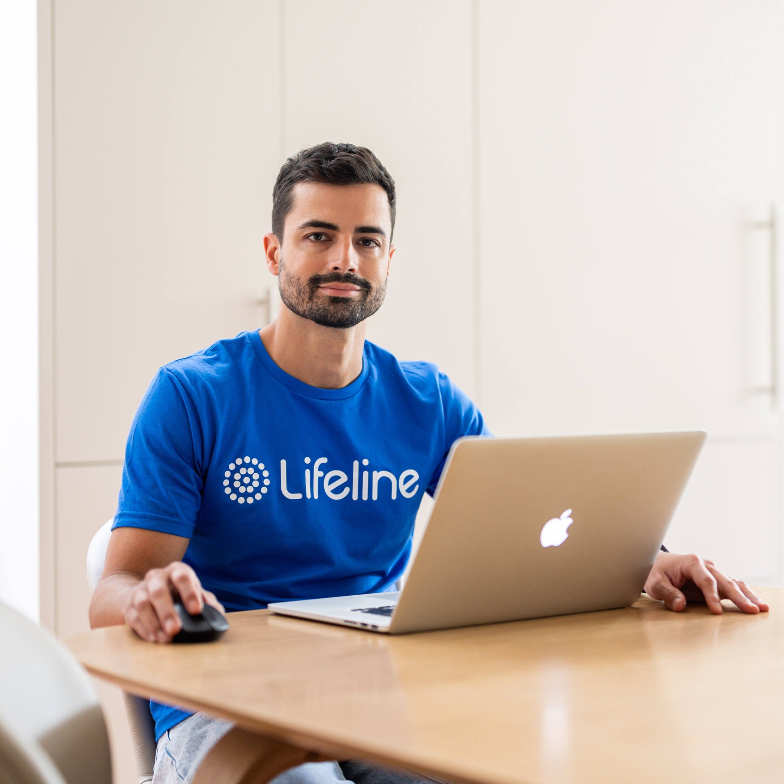 Volunteer | Lifeline